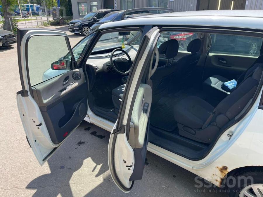 Balts Renault grand-espace 2004 Rīga, ar dzinēja tilpumu 2.20 L un nobraukumu 330 tūkst. km par 1300 €, foto 9 vietnē AUTOMOTO.COM.LV