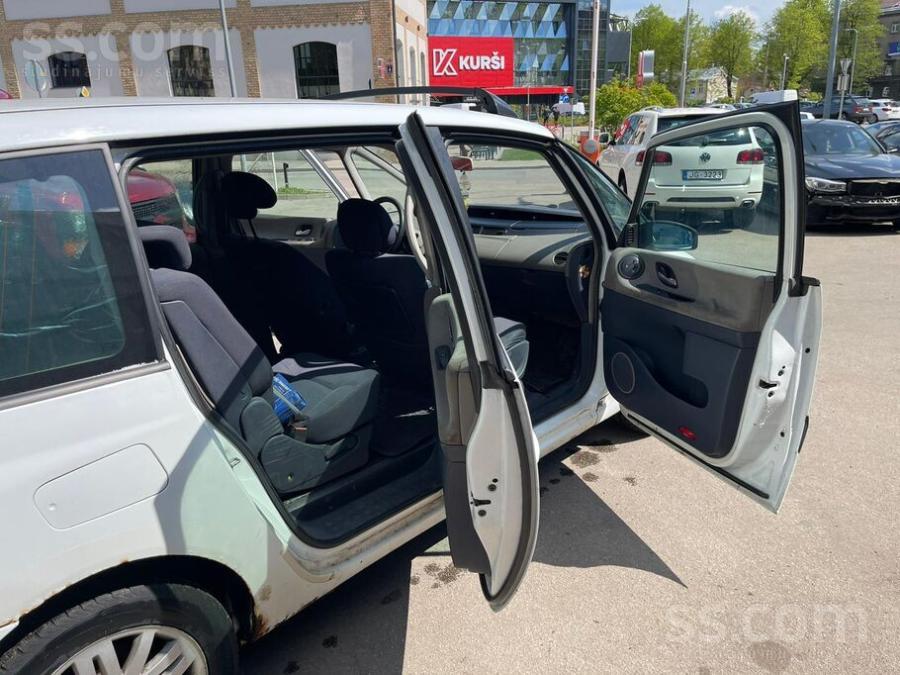 Balts Renault grand-espace 2004 Rīga, ar dzinēja tilpumu 2.20 L un nobraukumu 330 tūkst. km par 1300 €, foto 10 vietnē AUTOMOTO.COM.LV