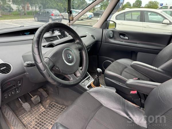 Yellow Renault grand-espace 2009 in Jelgava, with an engine capacity of 2.00 L and mileage of 303 thousand km for 2200 €, photo 6 on AUTOMOTO.COM.LV