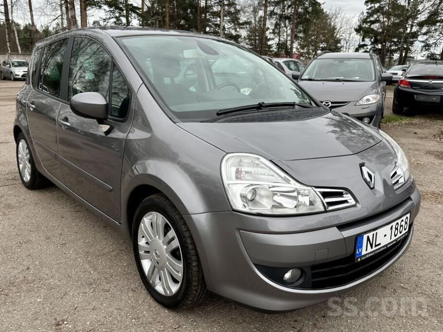 Pelēks Renault grand-modus 2011 Rīga, ar dzinēja tilpumu 1.50 L un nobraukumu 0 tūkst. km par 3450 €, foto 4 vietnē AUTOMOTO.COM.LV