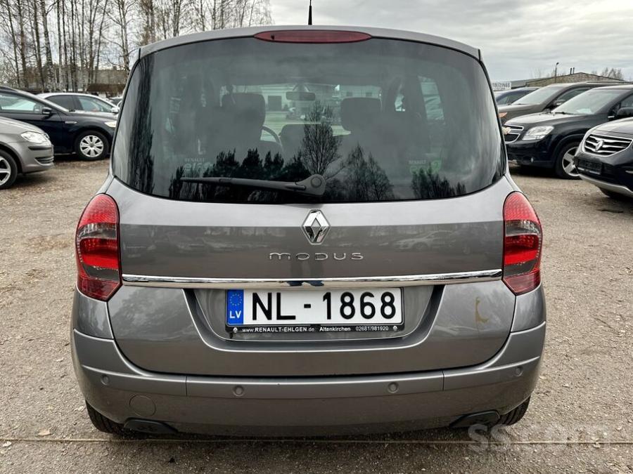 Pelēks Renault grand-modus 2011 Rīga, ar dzinēja tilpumu 1.50 L un nobraukumu 0 tūkst. km par 3450 €, foto 6 vietnē AUTOMOTO.COM.LV