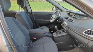 Smilšu krāsa Renault Grand Scenic 2011 Tartu, ar dzinēja tilpumu 1.60 L un nobraukumu 250 tūkst. km par 4790 €, foto 7 vietnē AUTOMOTO.COM.LV