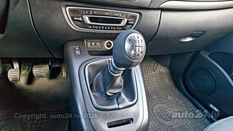 Smilšu krāsa Renault Grand Scenic 2011 Tartu, ar dzinēja tilpumu 1.60 L un nobraukumu 250 tūkst. km par 4790 €, foto 11 vietnē AUTOMOTO.COM.LV