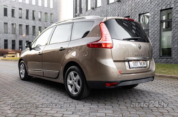 Smilšu krāsa Renault Grand Scenic 2014 Tallina, ar dzinēja tilpumu 1.50 L un nobraukumu 114 tūkst. km par 6999 €, foto 2 vietnē AUTOMOTO.COM.LV