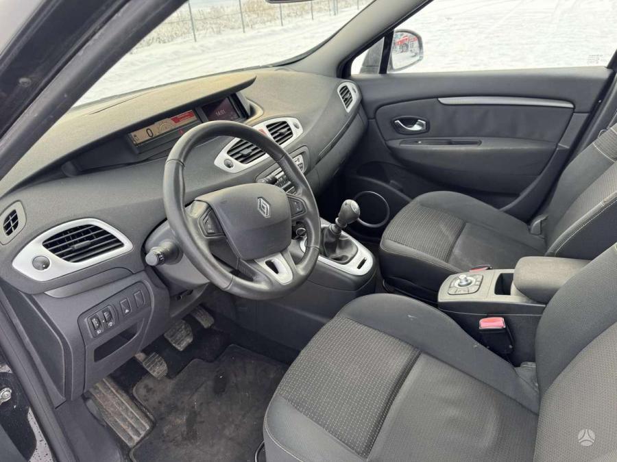 Melns Renault Grand Scenic 2010 Tauragė, ar dzinēja tilpumu 1.46 L un nobraukumu 255 tūkst. km par 2300 €, foto 12 vietnē AUTOMOTO.COM.LV