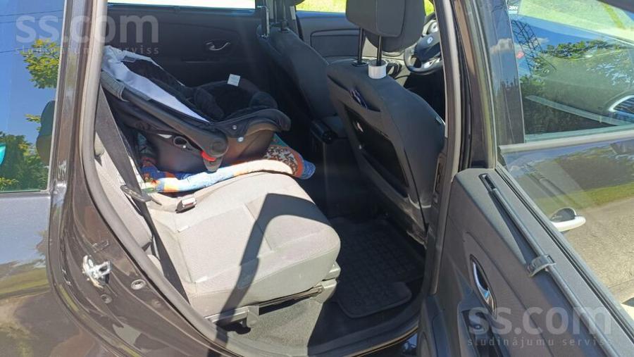 Black Renault Grand Scenic 2010 in Riga, with an engine capacity of 1.90 L and mileage of 270 thousand km for 4200 €, photo 18 on AUTOMOTO.COM.LV