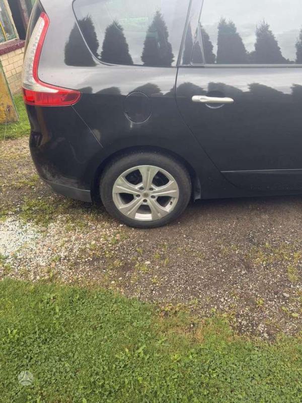 Black Renault Grand Scenic 2010 in Jurbarkas, with an engine capacity of 1.87 L and mileage of 300 thousand km for 3050 €, photo 3 on AUTOMOTO.COM.LV