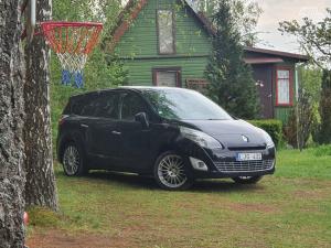 Melns Renault Grand Scenic 2011 Kauņa, ar dzinēja tilpumu 1.60 L un nobraukumu 323 tūkst. km par 2800 €, foto  vietnē AUTOMOTO.COM.LV