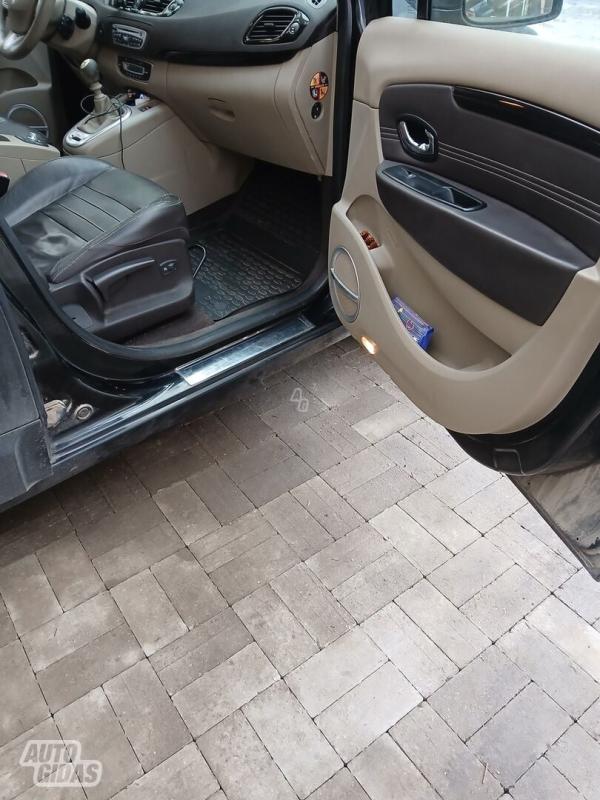 Melns Renault Grand Scenic 2011 Kauņa, ar dzinēja tilpumu 1.60 L un nobraukumu 323 tūkst. km par 2800 €, foto 7 vietnē AUTOMOTO.COM.LV