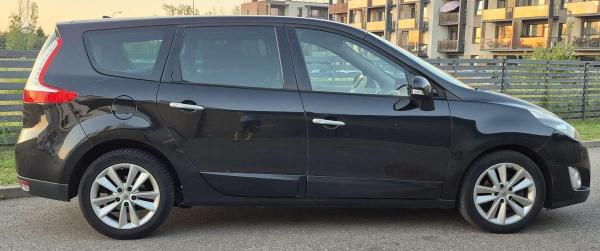 Black Renault Grand Scenic 2011 in Vilnius, with an engine capacity of 1.87 L and mileage of 290 thousand km for 2900 €, photo 4 on AUTOMOTO.COM.LV