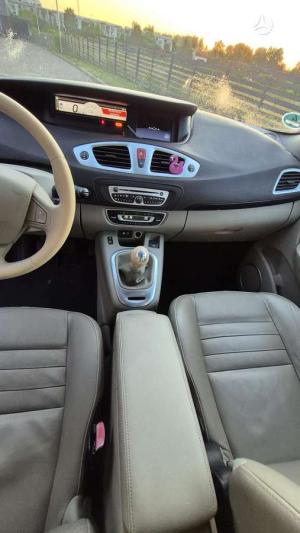 Black Renault Grand Scenic 2011 in Vilnius, with an engine capacity of 1.87 L and mileage of 290 thousand km for 2900 €, photo 13 on AUTOMOTO.COM.LV