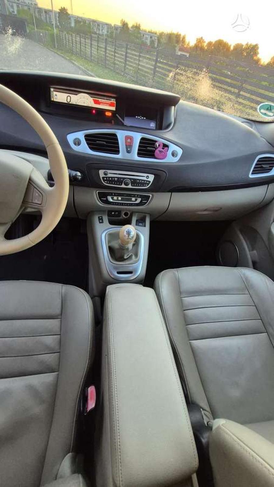 Black Renault Grand Scenic 2011 in Vilnius, with an engine capacity of 1.87 L and mileage of 290 thousand km for 2900 €, photo 13 on AUTOMOTO.COM.LV