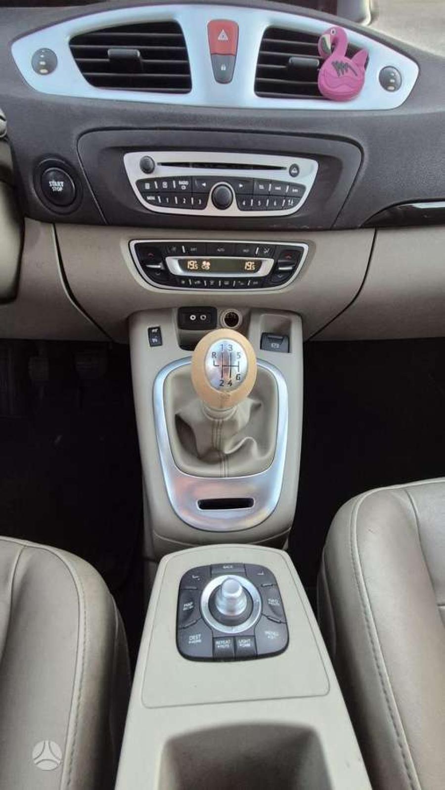Black Renault Grand Scenic 2011 in Vilnius, with an engine capacity of 1.87 L and mileage of 290 thousand km for 2900 €, photo 15 on AUTOMOTO.COM.LV