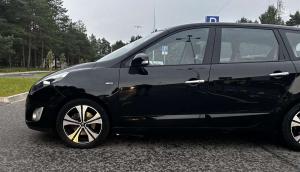 Melns Renault Grand Scenic 2011 Utena, ar dzinēja tilpumu 1.40 L un nobraukumu 228 tūkst. km par 2750 €, foto 8 vietnē AUTOMOTO.COM.LV