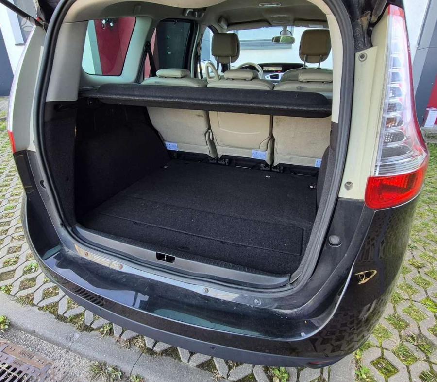 Black Renault Grand Scenic 2011 in Vilnius, with an engine capacity of 1.87 L and mileage of 290 thousand km for 1990 €, photo 17 on AUTOMOTO.COM.LV