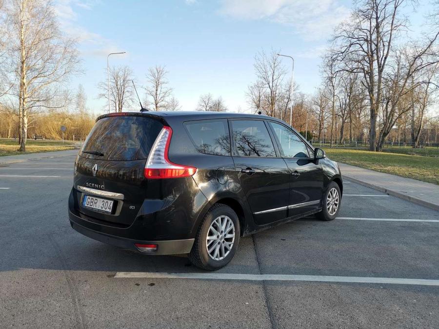 Melns Renault Grand Scenic 2012 Šauļi, ar dzinēja tilpumu 1.60 L un nobraukumu 301 tūkst. km par 3900 €, foto 5 vietnē AUTOMOTO.COM.LV