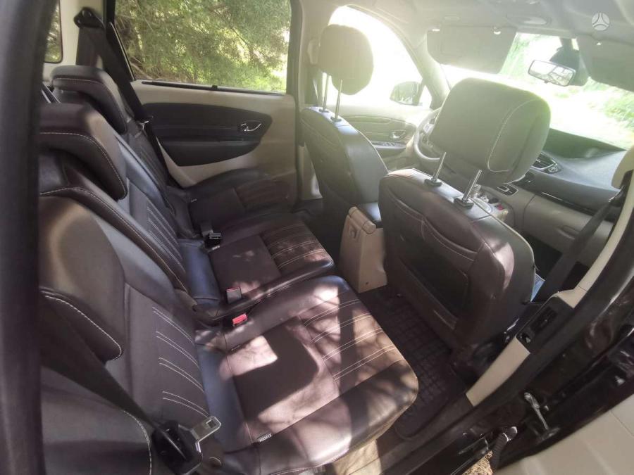 Melns Renault Grand Scenic 2012 Šauļi, ar dzinēja tilpumu 1.60 L un nobraukumu 301 tūkst. km par 3900 €, foto 7 vietnē AUTOMOTO.COM.LV