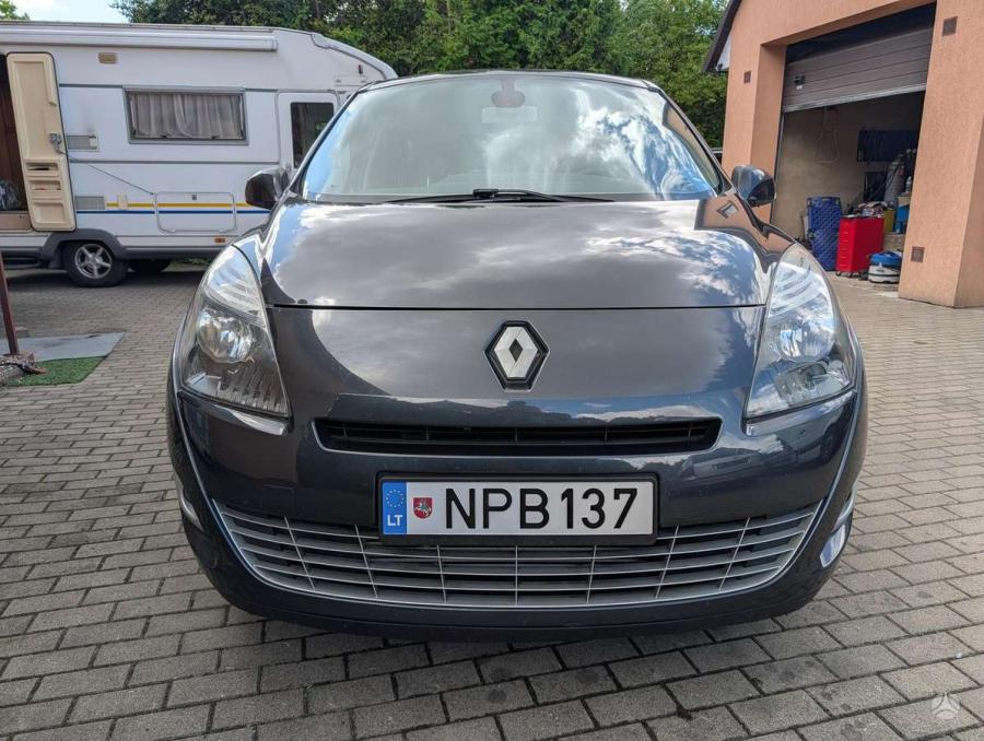 Black Renault Grand Scenic 2012 in Vilkaviskis, with an engine capacity of 1.87 L and mileage of 233 thousand km for 3550 €, photo 3 on AUTOMOTO.COM.LV