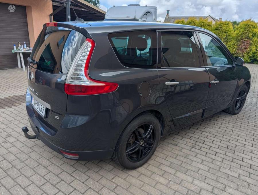 Black Renault Grand Scenic 2012 in Vilkaviskis, with an engine capacity of 1.87 L and mileage of 233 thousand km for 3550 €, photo 5 on AUTOMOTO.COM.LV