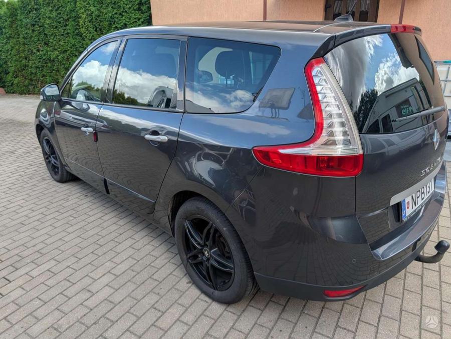 Black Renault Grand Scenic 2012 in Vilkaviskis, with an engine capacity of 1.87 L and mileage of 233 thousand km for 3550 €, photo 7 on AUTOMOTO.COM.LV