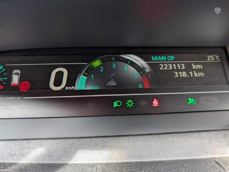 Black Renault Grand Scenic 2012 in Vilkaviskis, with an engine capacity of 1.87 L and mileage of 233 thousand km for 3550 €, photo 16 on AUTOMOTO.COM.LV