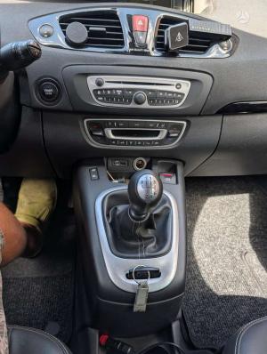 Black Renault Grand Scenic 2012 in Vilkaviskis, with an engine capacity of 1.87 L and mileage of 233 thousand km for 3550 €, photo 18 on AUTOMOTO.COM.LV
