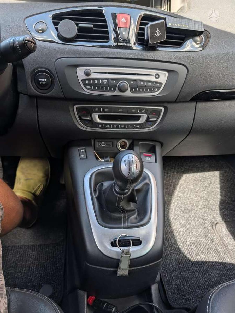 Black Renault Grand Scenic 2012 in Vilkaviskis, with an engine capacity of 1.87 L and mileage of 233 thousand km for 3550 €, photo 18 on AUTOMOTO.COM.LV