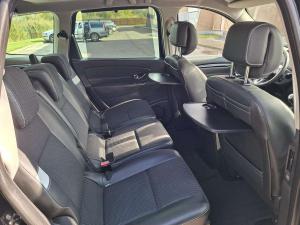 Melns Renault Grand Scenic 2012 Ukmergė, ar dzinēja tilpumu 1.40 L un nobraukumu 234 tūkst. km par 3350 €, foto 16 vietnē AUTOMOTO.COM.LV
