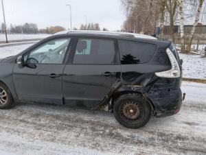 Black Renault Grand Scenic 2013 in Marijampole, with an engine capacity of 1.46 L and mileage of 276 thousand km for 2750 €, photo 14 on AUTOMOTO.COM.LV