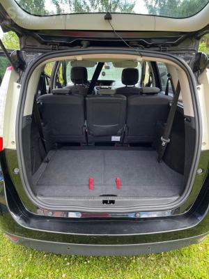 Black Renault Grand Scenic 2013 in Riga, with an engine capacity of 1.50 L and mileage of 202 thousand km for 4350 €, photo 12 on AUTOMOTO.COM.LV