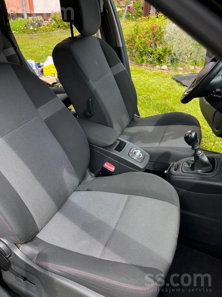 Black Renault Grand Scenic 2013 in Riga, with an engine capacity of 1.50 L and mileage of 202 thousand km for 4350 €, photo 14 on AUTOMOTO.COM.LV