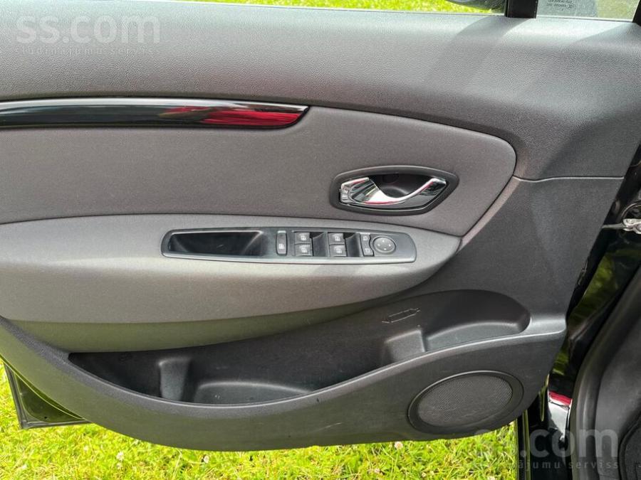 Black Renault Grand Scenic 2013 in Riga, with an engine capacity of 1.50 L and mileage of 202 thousand km for 4350 €, photo 15 on AUTOMOTO.COM.LV