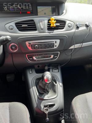 Black Renault Grand Scenic 2013 in Riga, with an engine capacity of 1.50 L and mileage of 202 thousand km for 4350 €, photo 19 on AUTOMOTO.COM.LV