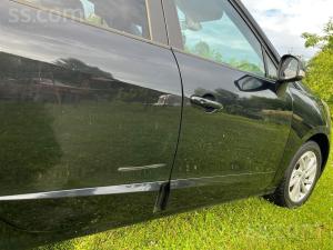 Black Renault Grand Scenic 2013 in Riga, with an engine capacity of 1.50 L and mileage of 202 thousand km for 4350 €, photo 22 on AUTOMOTO.COM.LV
