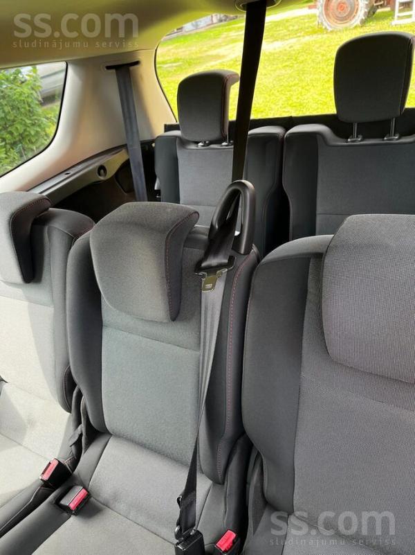 Black Renault Grand Scenic 2013 in Riga, with an engine capacity of 1.50 L and mileage of 202 thousand km for 4350 €, photo 7 on AUTOMOTO.COM.LV