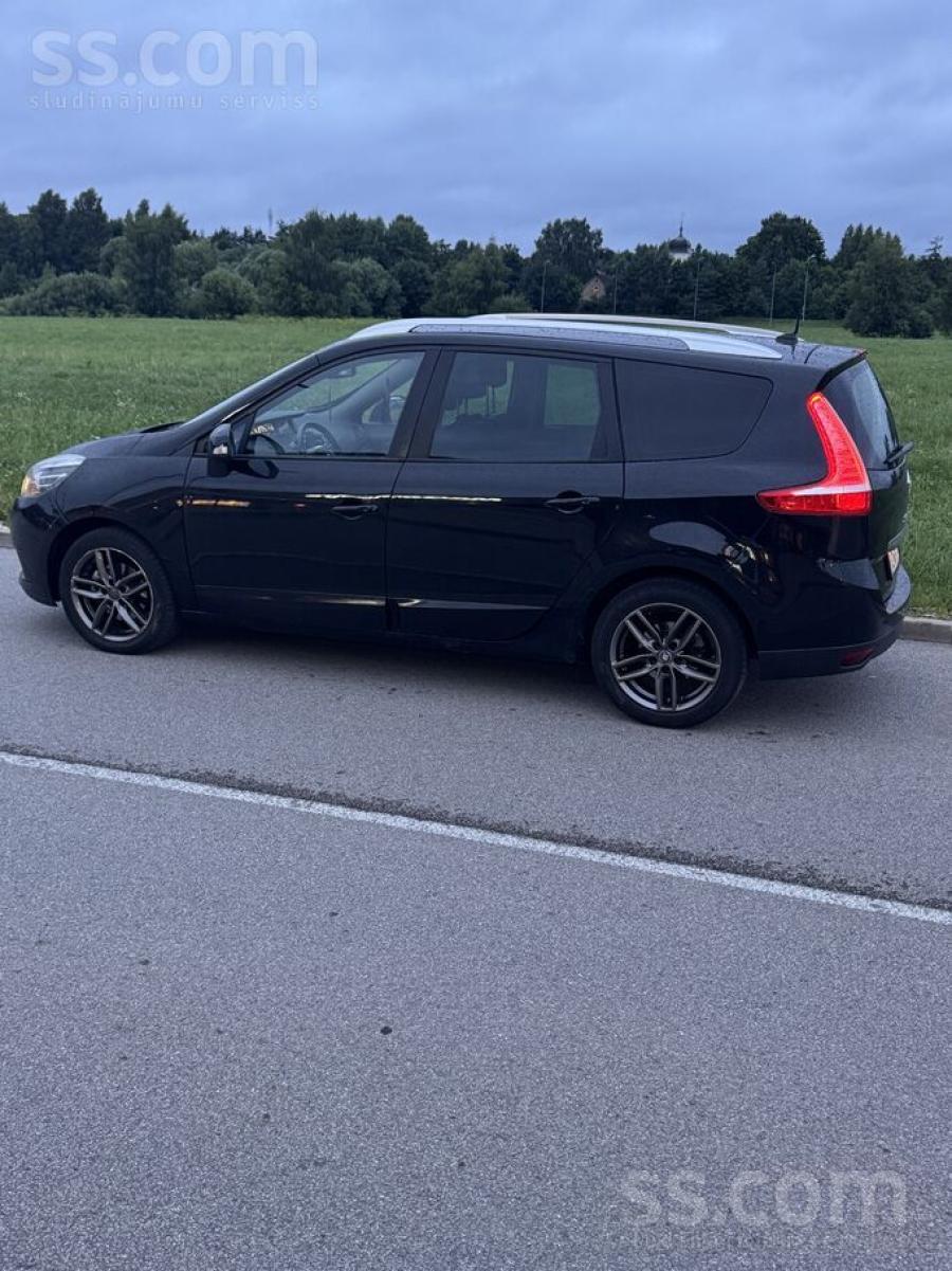 Black Renault Grand Scenic 2014 in Riga, with an engine capacity of 1.50 L and mileage of 380 thousand km for 4250 €, photo 1 on AUTOMOTO.COM.LV