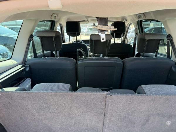 Melns Renault Grand Scenic 2014 Kauņa, ar dzinēja tilpumu 1.60 L un nobraukumu 275 tūkst. km par 5850 €, foto 8 vietnē AUTOMOTO.COM.LV