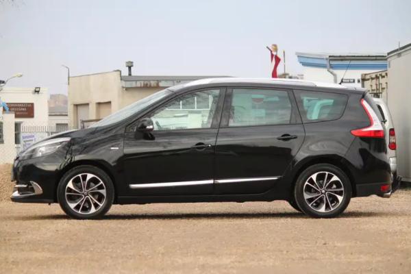 Black Renault Grand Scenic 2015 in Riga, with an engine capacity of 1.20 L and mileage of 152 thousand km for 6290 €, photo 3 on AUTOMOTO.COM.LV