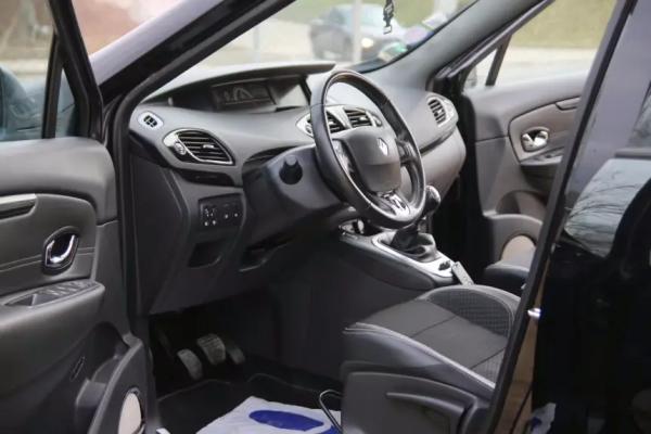 Black Renault Grand Scenic 2015 in Riga, with an engine capacity of 1.20 L and mileage of 152 thousand km for 6290 €, photo 7 on AUTOMOTO.COM.LV