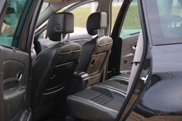 Black Renault Grand Scenic 2015 in Riga, with an engine capacity of 1.20 L and mileage of 152 thousand km for 7290 €, photo 10 on AUTOMOTO.COM.LV