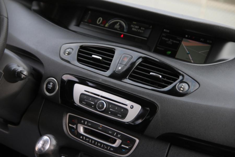 Melns Renault Grand Scenic 2015 Rīga, ar dzinēja tilpumu 1.20 L un nobraukumu 152 tūkst. km par 7290 €, foto 10 vietnē AUTOMOTO.COM.LV