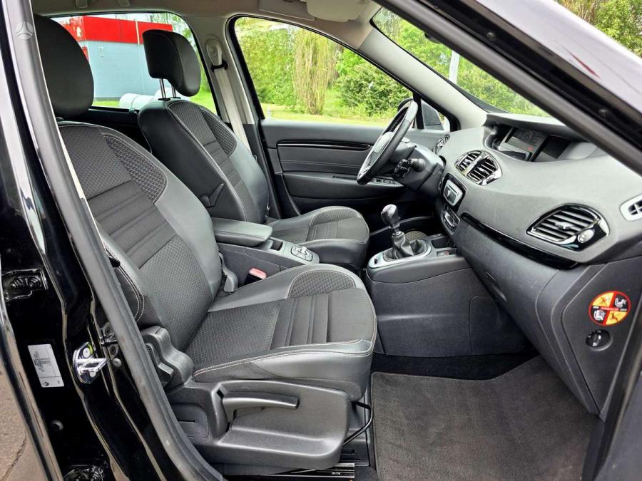Black Renault Grand Scenic 2015 in Taurage, with an engine capacity of 1.60 L and mileage of 219 thousand km for 5300 €, photo 13 on AUTOMOTO.COM.LV