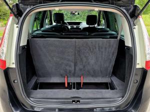 Black Renault Grand Scenic 2015 in Taurage, with an engine capacity of 1.60 L and mileage of 219 thousand km for 5300 €, photo 16 on AUTOMOTO.COM.LV