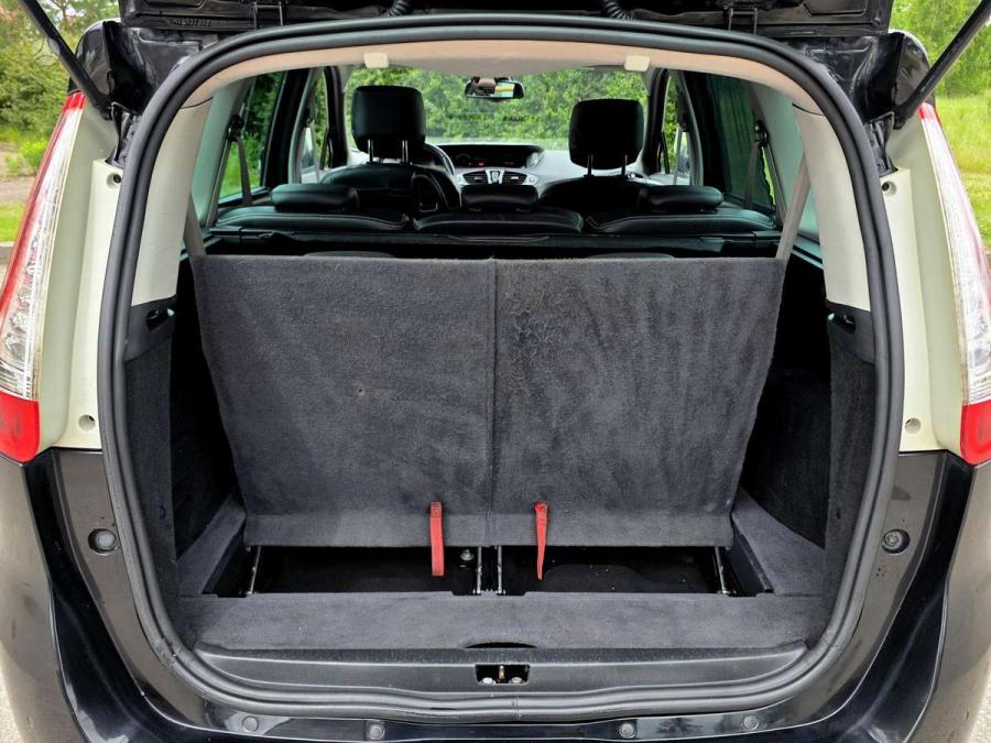 Black Renault Grand Scenic 2015 in Taurage, with an engine capacity of 1.60 L and mileage of 219 thousand km for 5300 €, photo 16 on AUTOMOTO.COM.LV