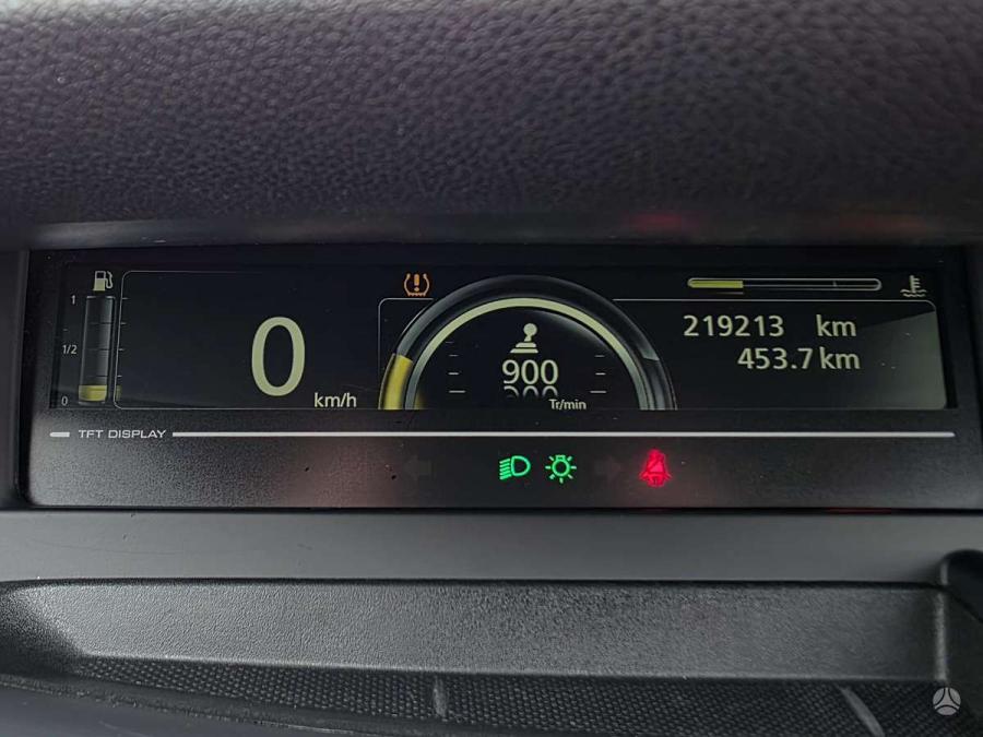 Black Renault Grand Scenic 2015 in Taurage, with an engine capacity of 1.60 L and mileage of 219 thousand km for 5300 €, photo 19 on AUTOMOTO.COM.LV