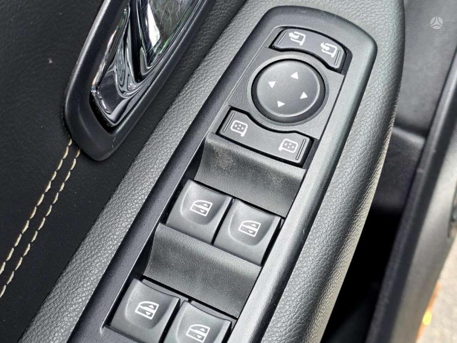 Black Renault Grand Scenic 2015 in Taurage, with an engine capacity of 1.60 L and mileage of 219 thousand km for 5300 €, photo 29 on AUTOMOTO.COM.LV