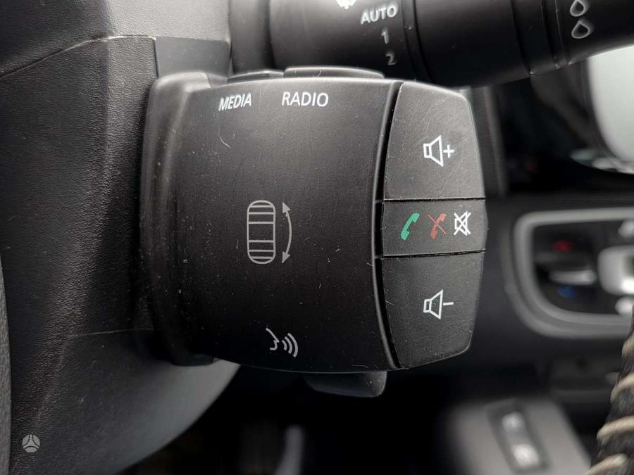 Black Renault Grand Scenic 2015 in Taurage, with an engine capacity of 1.60 L and mileage of 219 thousand km for 5300 €, photo 30 on AUTOMOTO.COM.LV