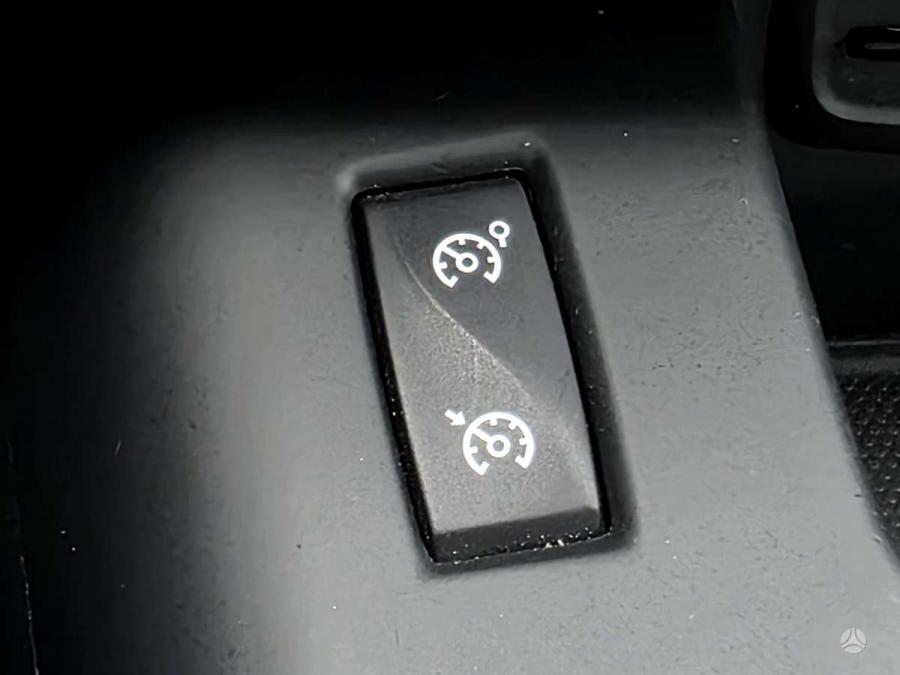 Black Renault Grand Scenic 2015 in Taurage, with an engine capacity of 1.60 L and mileage of 219 thousand km for 5300 €, photo 37 on AUTOMOTO.COM.LV