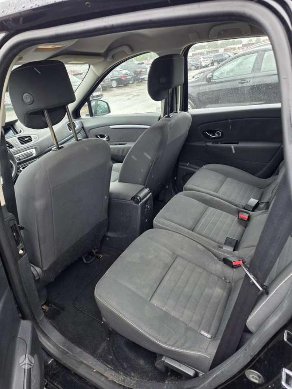 Black Renault Grand Scenic 2015 in Vilnius, with an engine capacity of 1.46 L and mileage of 310 thousand km for 4900 €, photo 7 on AUTOMOTO.COM.LV