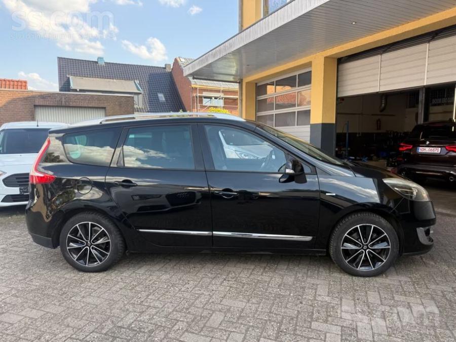 Black Renault Grand Scenic 2015 in Ogre, with an engine capacity of 1.60 L and mileage of 157 thousand km for 6295 €, photo 4 on AUTOMOTO.COM.LV